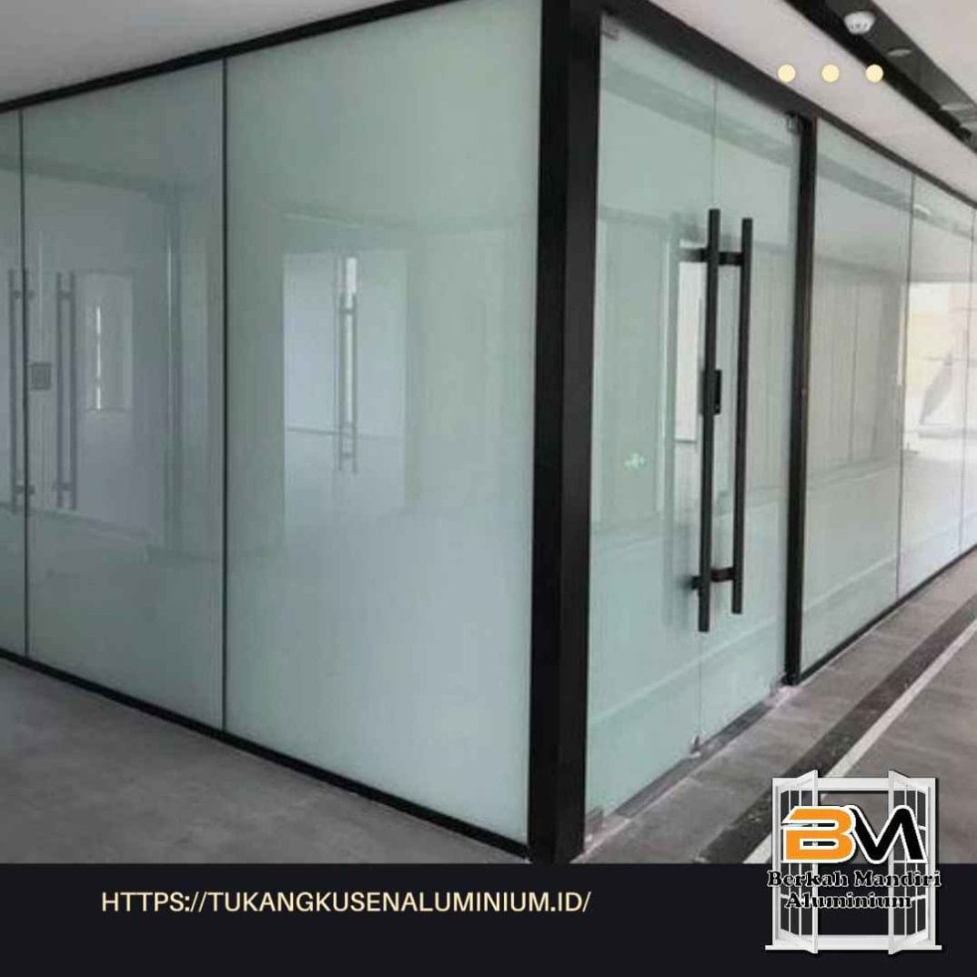 Pemasangan Partisi Kaca Aluminium Ruang Kantor di Bekasi - BERKAH ...
